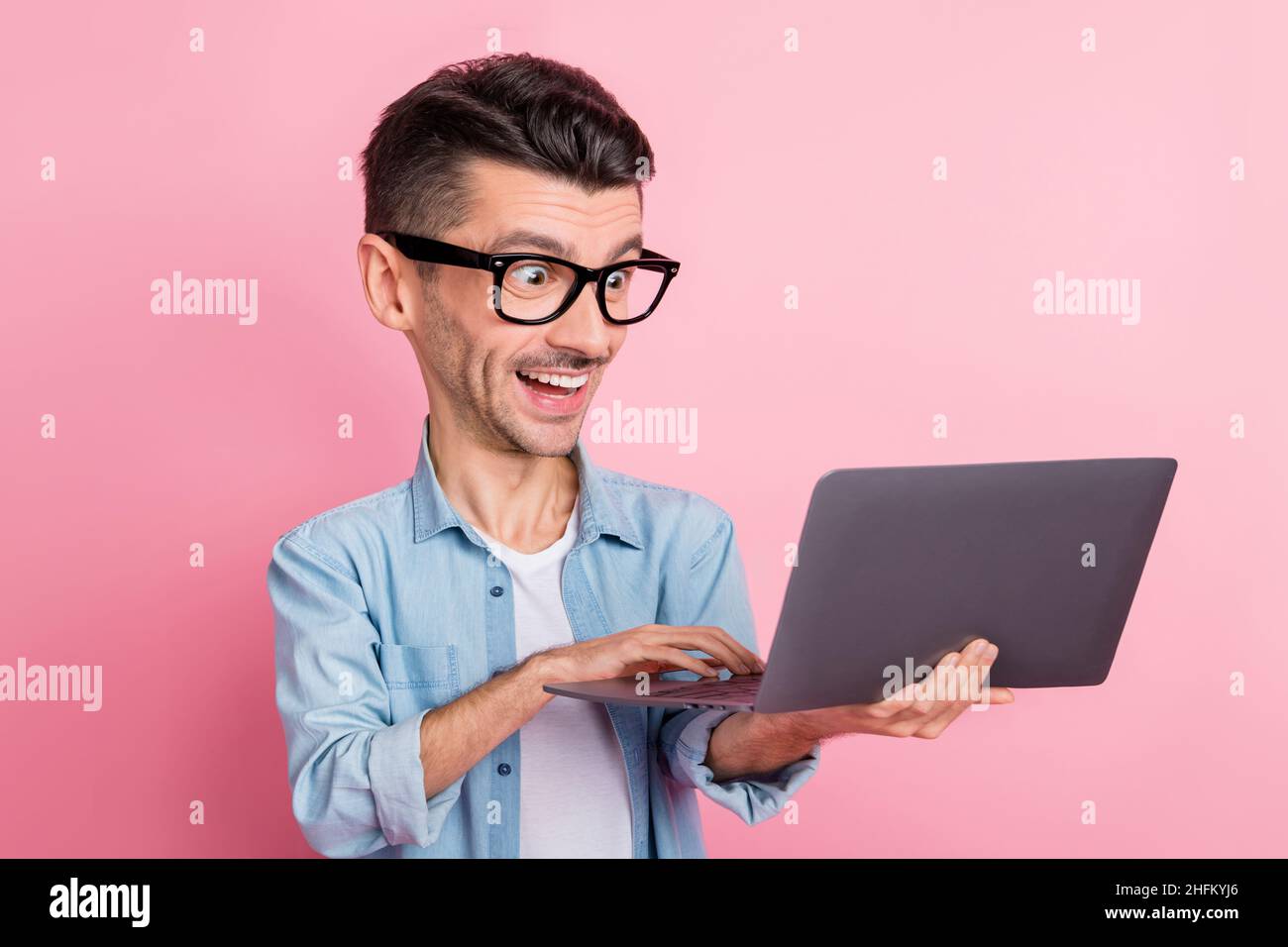 Cartoon man using computer in hi-res stock photography and images - Alamy