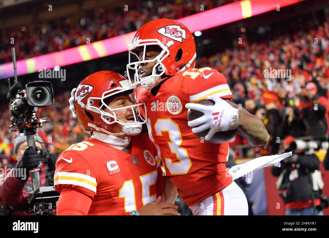 Kansas City Chiefs quarterback Patrick Mahomes (15) celebrates a ...