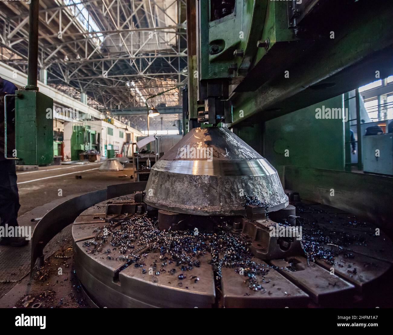 Heavy engineering plant. Horizontal giant turning lathe machine with ...