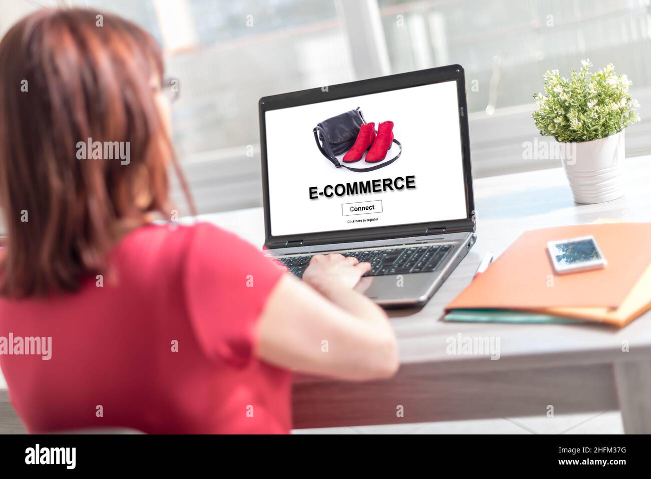 Laptop screen displaying an e-commerce concept Stock Photo - Alamy