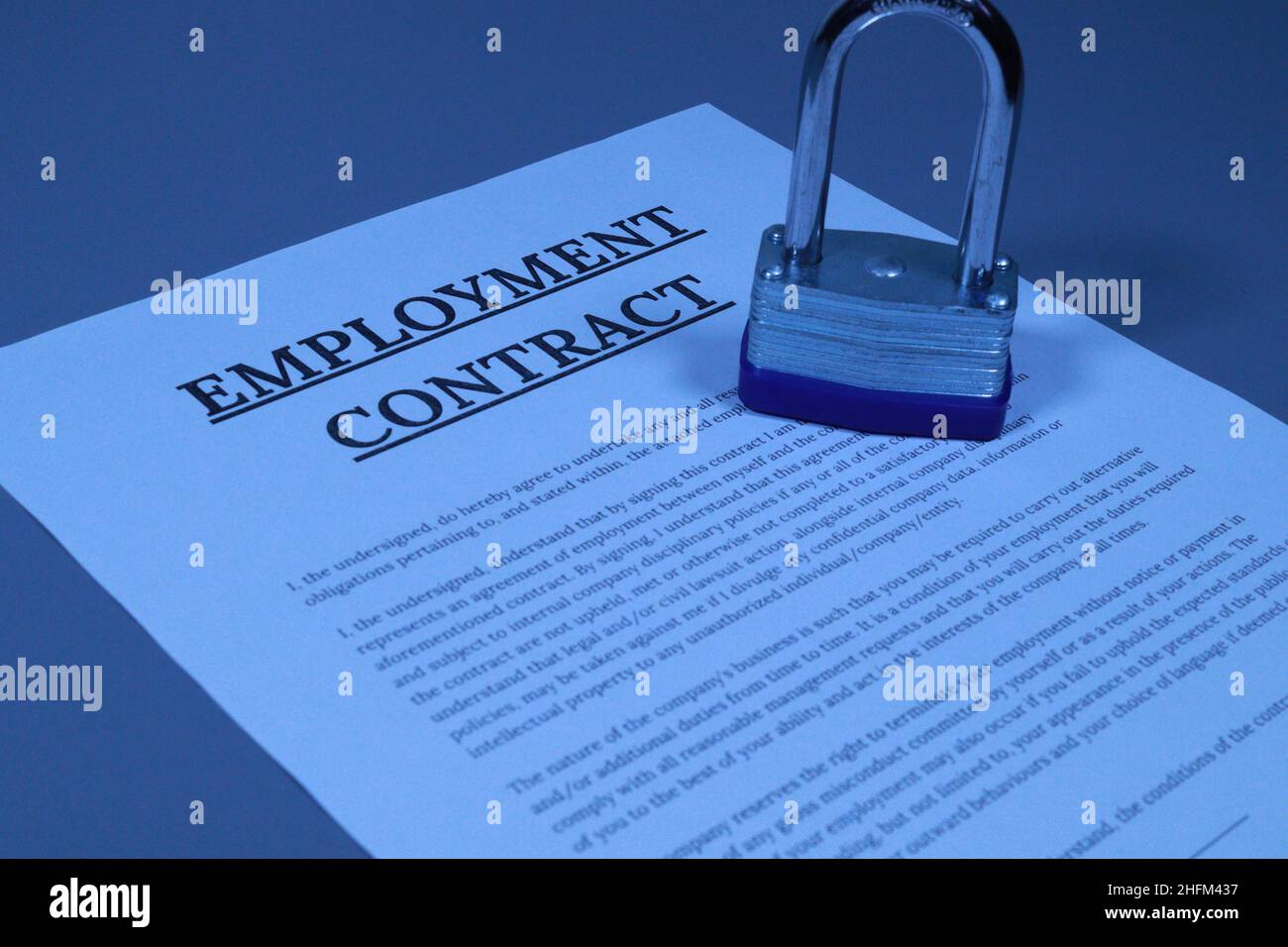 Employment contract hi-res stock photography and images - Alamy