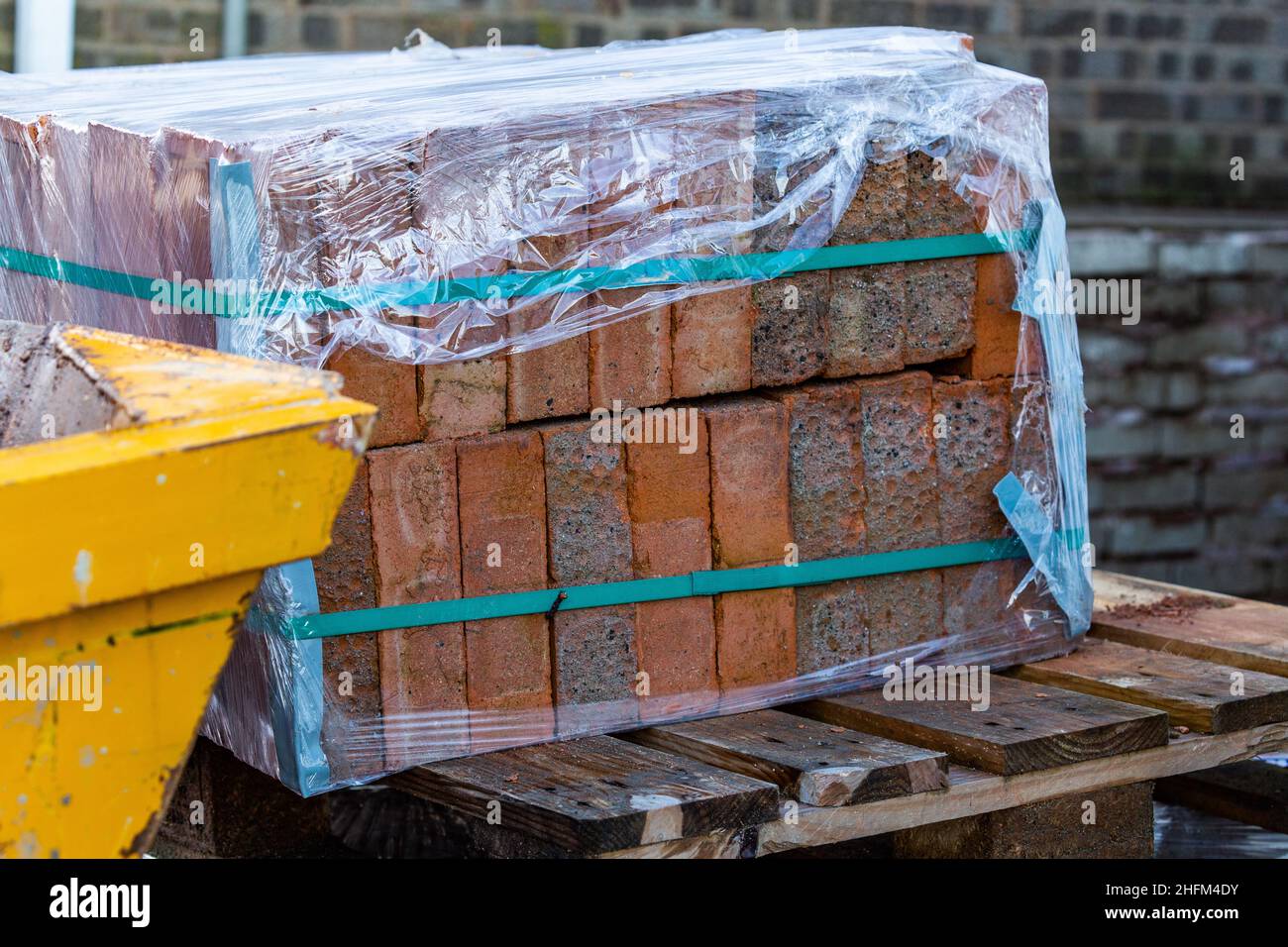 Pallet wrapped hi-res stock photography and images - Alamy