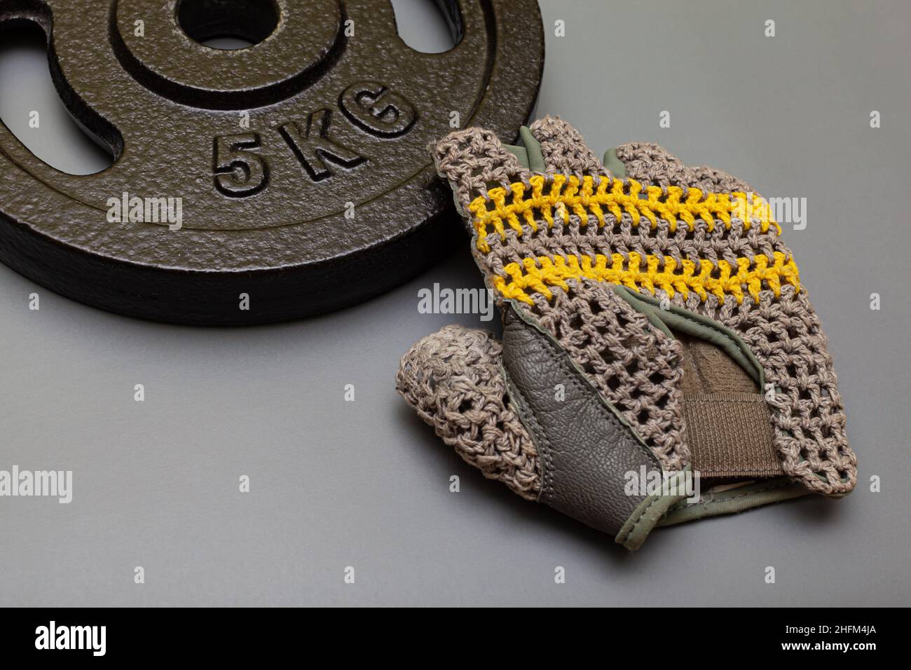 Dumbbell disc hi-res stock photography and images - Alamy