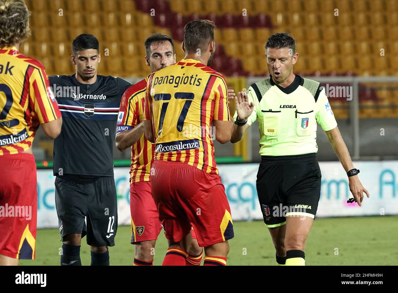 Referee tifosi del hi-res stock photography and images - Alamy