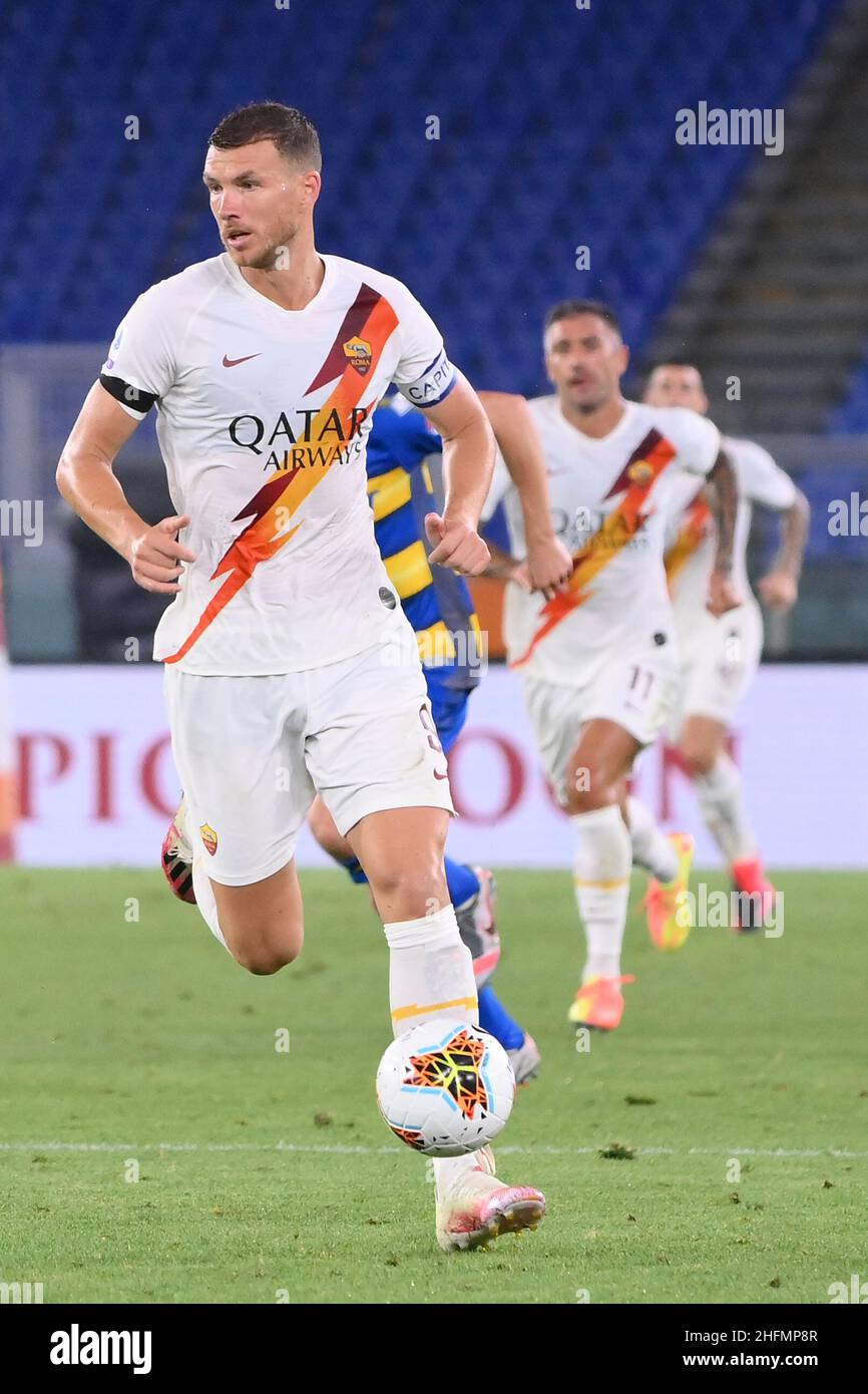 Stadio di calcio palla hi-res stock photography and images - Alamy