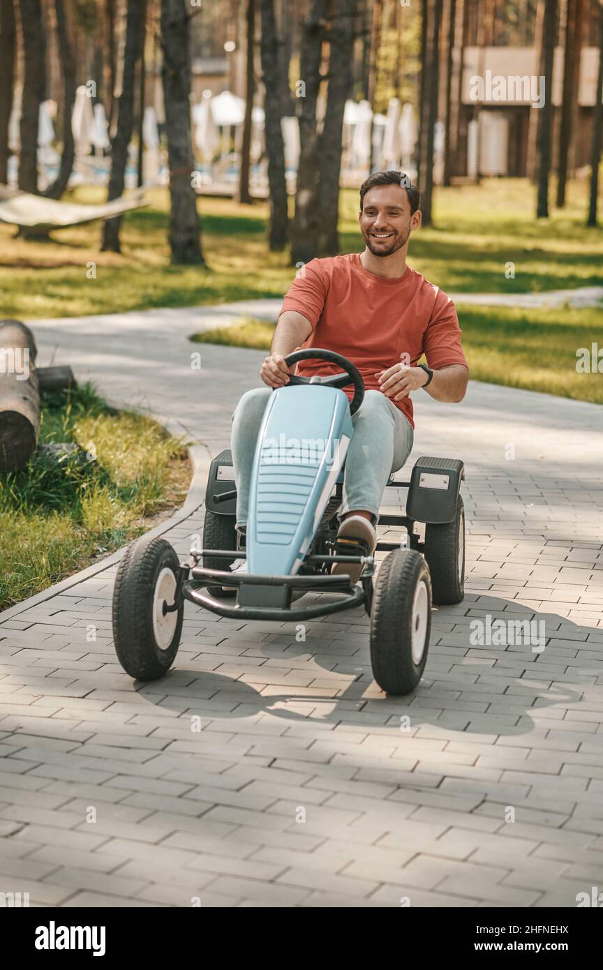 Man siting in car hi-res stock photography and images - Alamy