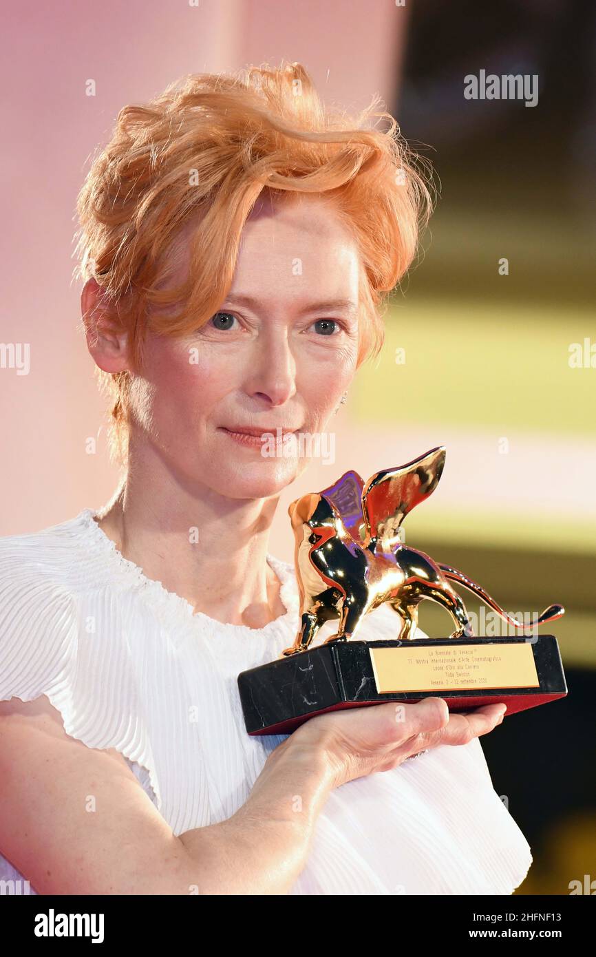 Tilda swinton venezia hi-res stock photography and images - Alamy