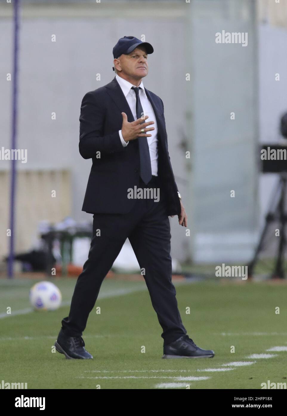 Coach giuseppe iachini hi-res stock photography and images - Alamy