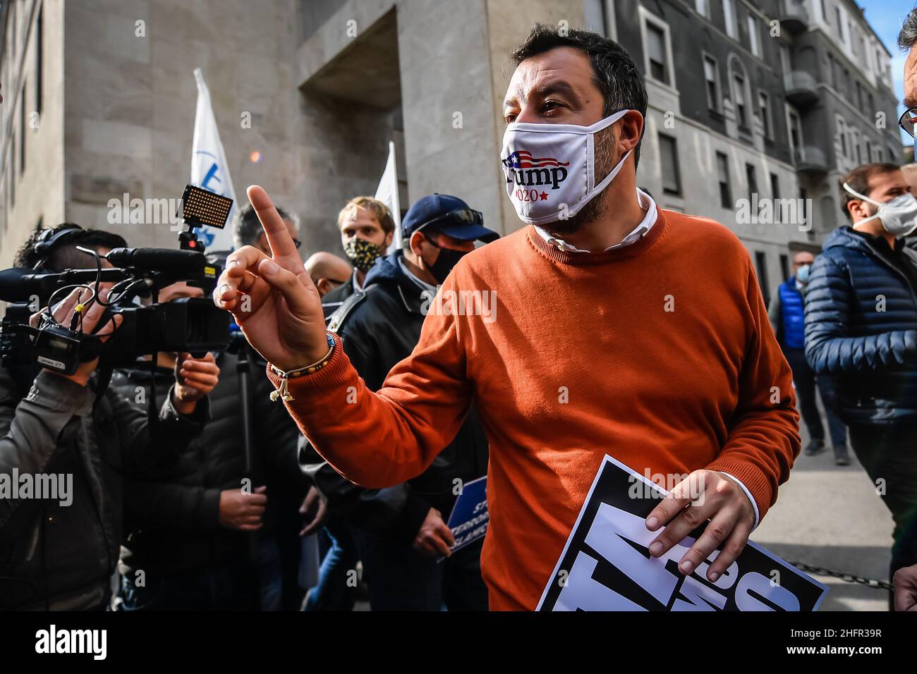 Pandemia in francese hi-res stock photography and images - Alamy