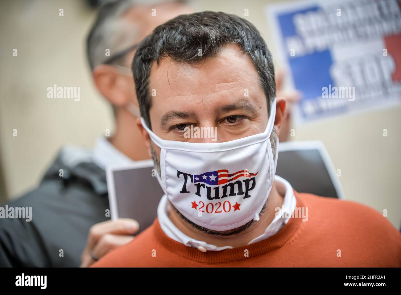 Pandemia in francese hi-res stock photography and images - Alamy