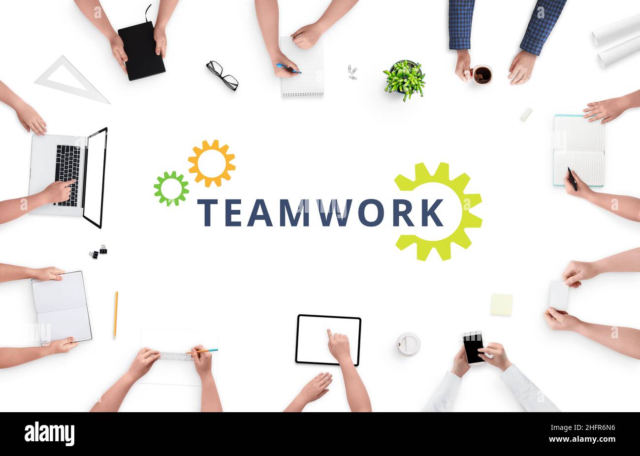 Teamwork desk hi-res stock photography and images - Alamy