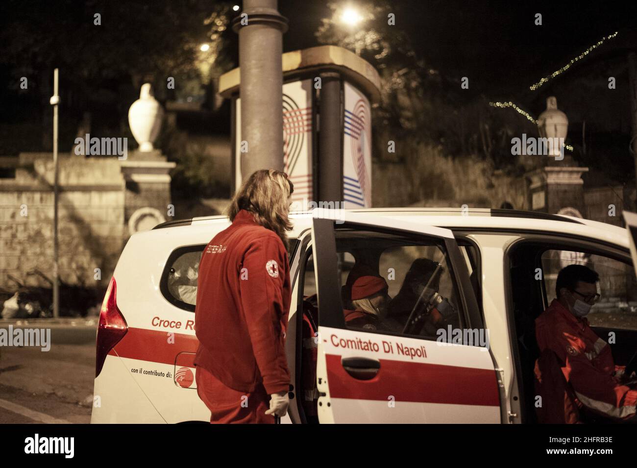Valeria Ferraro /LaPresse news November 14, 2020 Naples ItalyVolunteers ...