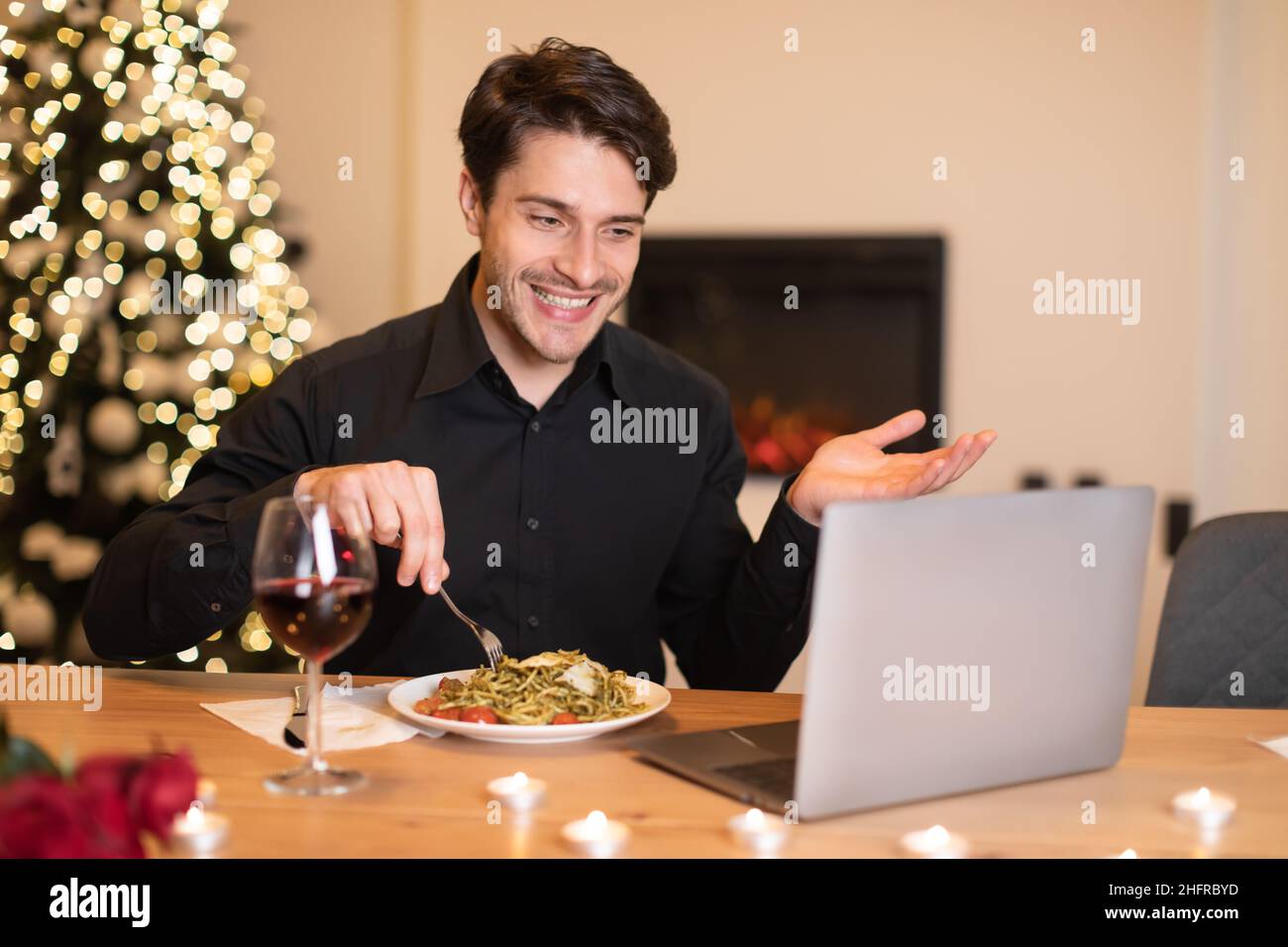 Man date chat hi-res stock photography and images - Alamy