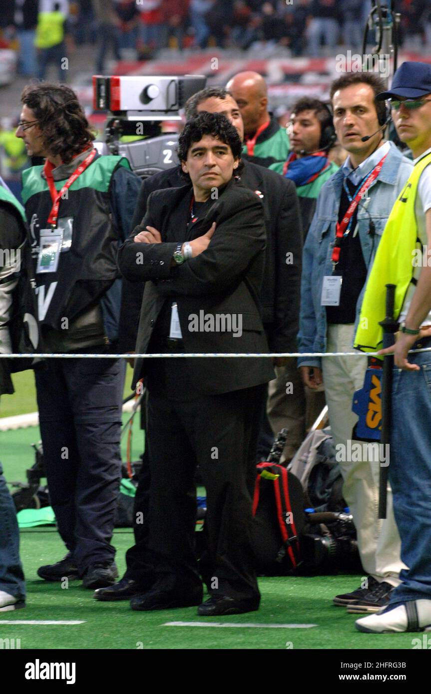 Istanbul 2005 champions league hi-res stock photography and images - Alamy