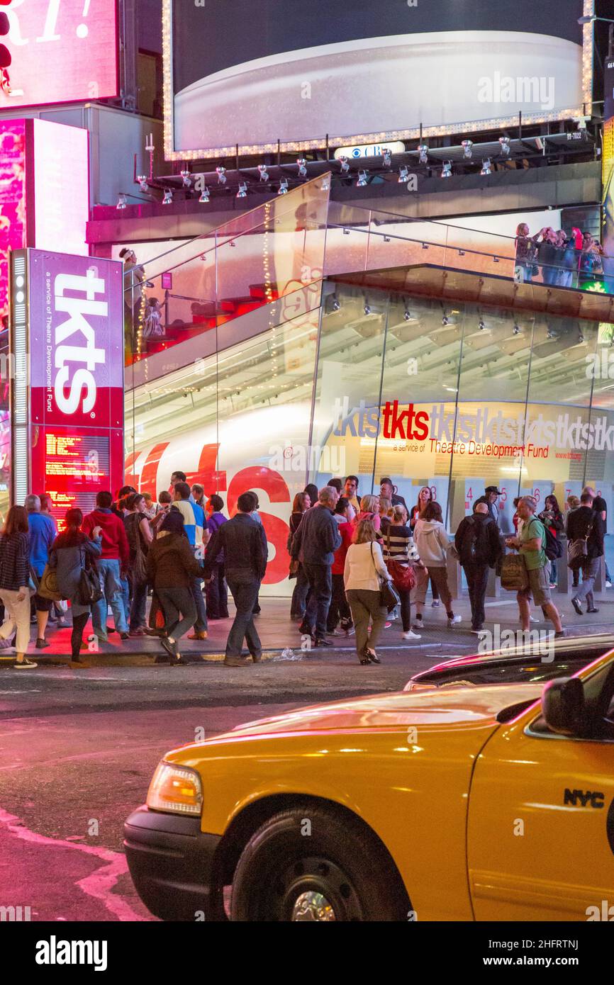 Tkts times square broadway new york city hi-res stock photography and ...