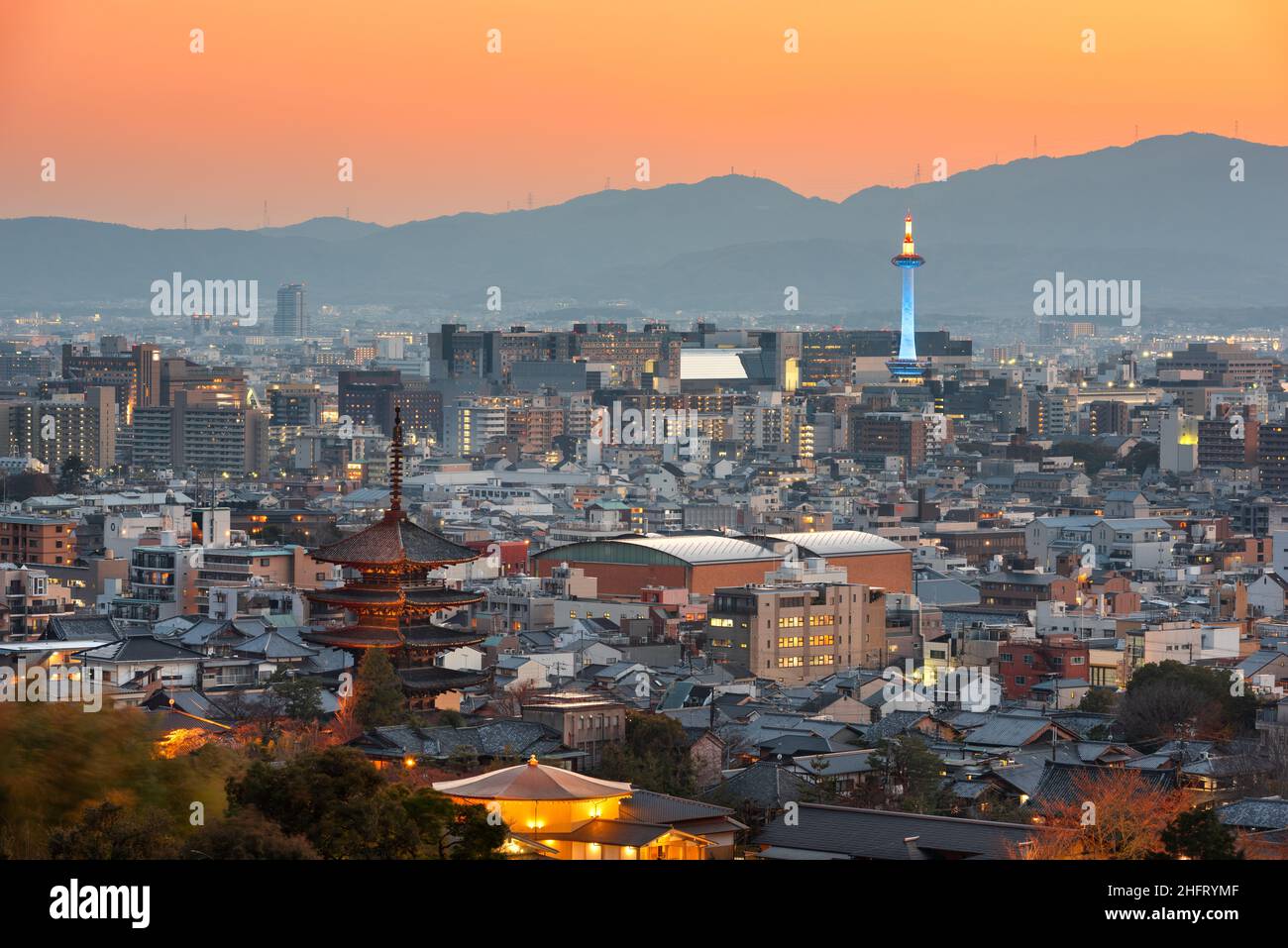 Asia temple skyline hi-res stock photography and images - Alamy