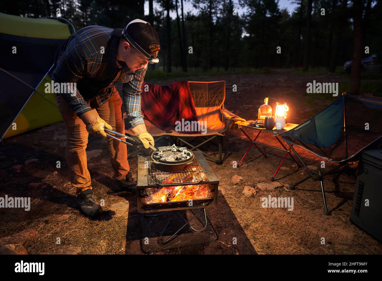 Food x fire hi-res stock photography and images - Alamy