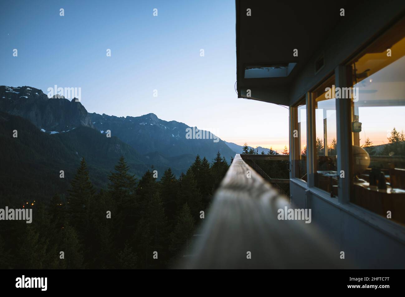 Night photo of Heybrook fire lookout in the Cascade Mountains Stock ...