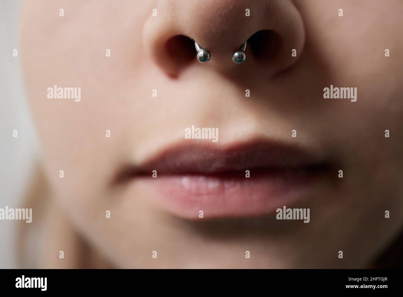 Vertical Labret Hole