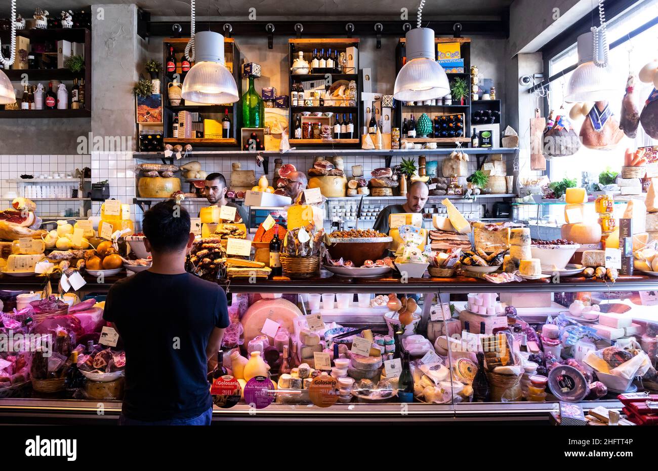 Fratelli Burgio, Ortigia street market, Syracuse, Sicily Stock Photo ...