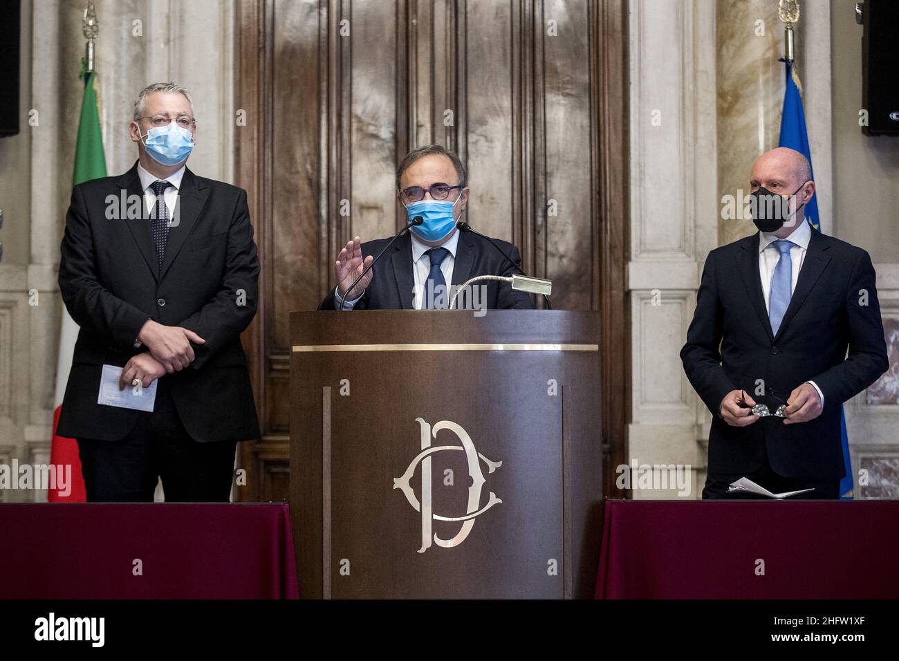 Giro de mario hi-res stock photography and images - Alamy