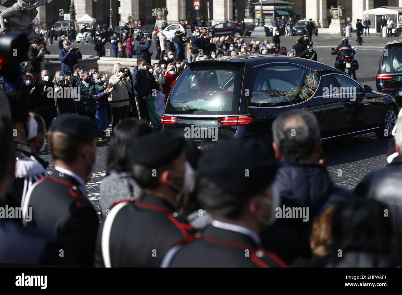News funeral crow hi-res stock photography and images - Alamy