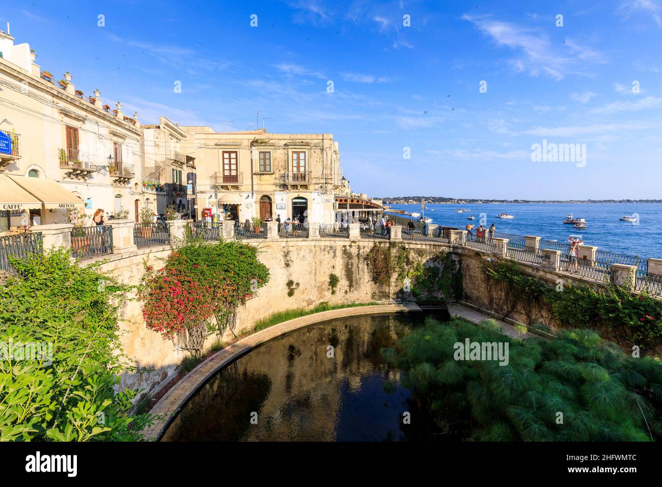Spring of arethusa hi-res stock photography and images - Alamy