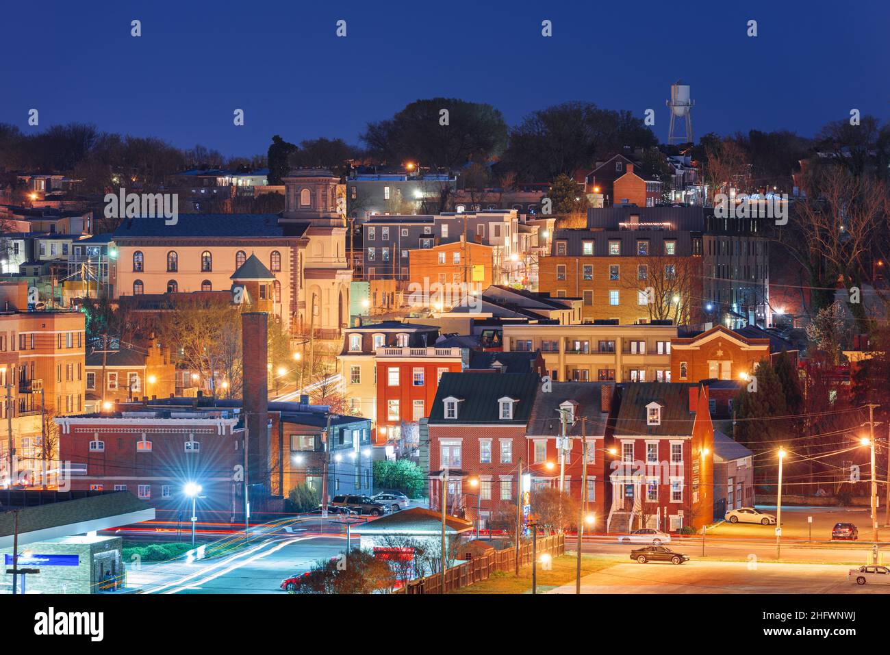 Richmond, Virginia Neighborhoods and cityscape at dusk Stock Photo - Alamy