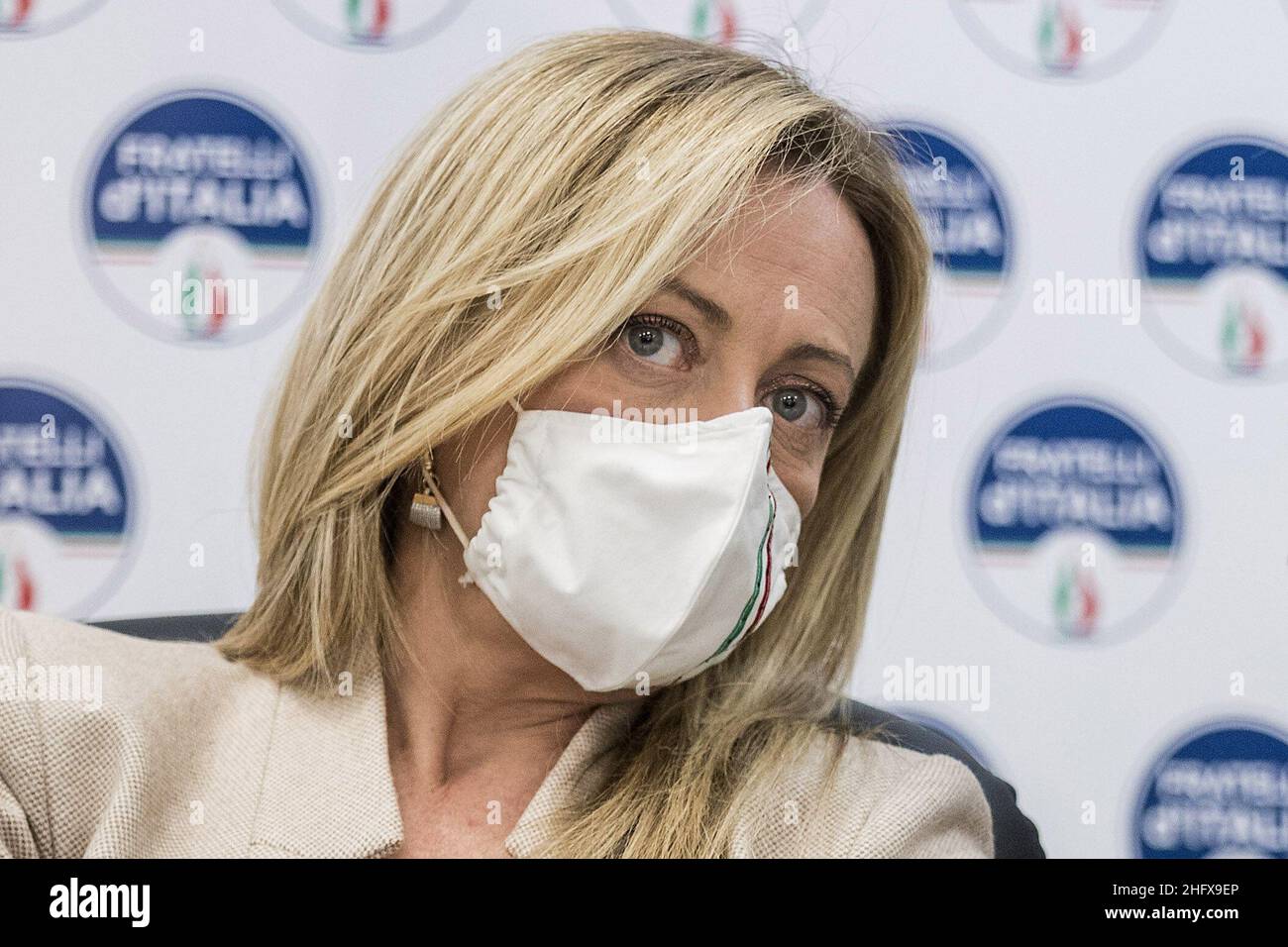 Giorgia meloni mask hi-res stock photography and images - Alamy
