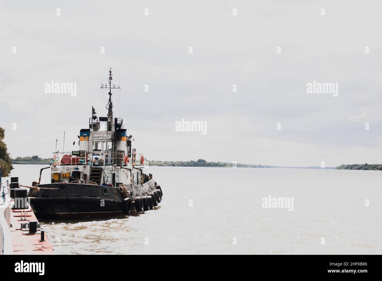 Big old ship hi-res stock photography and images - Alamy