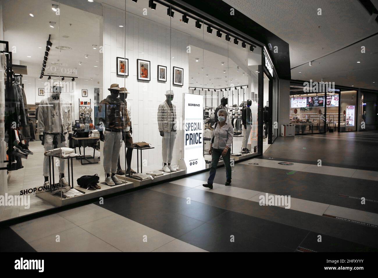 Centro commerciale maximo hi-res stock photography and images - Alamy