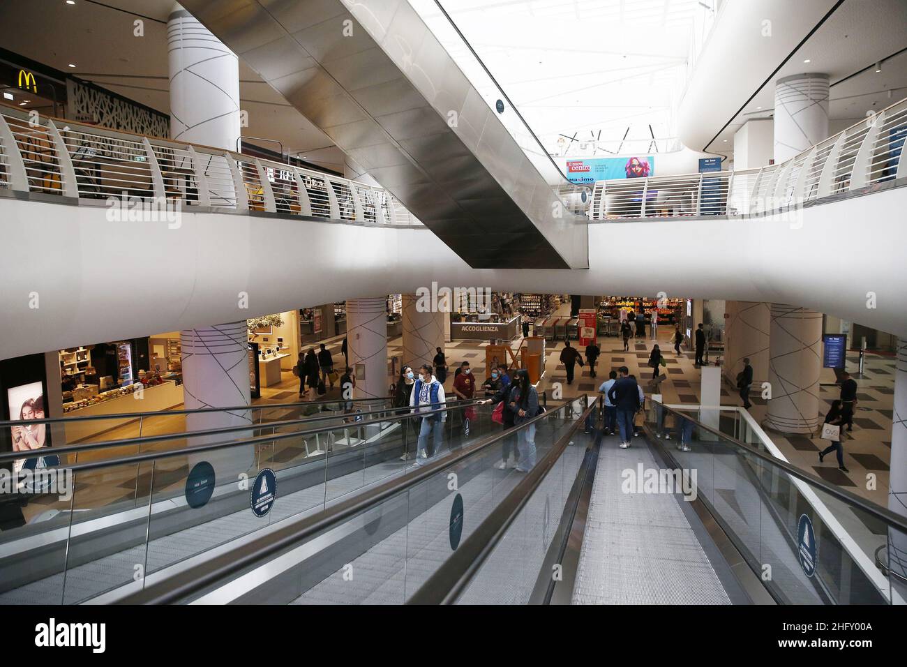 Centro commerciale maximo hi-res stock photography and images - Alamy