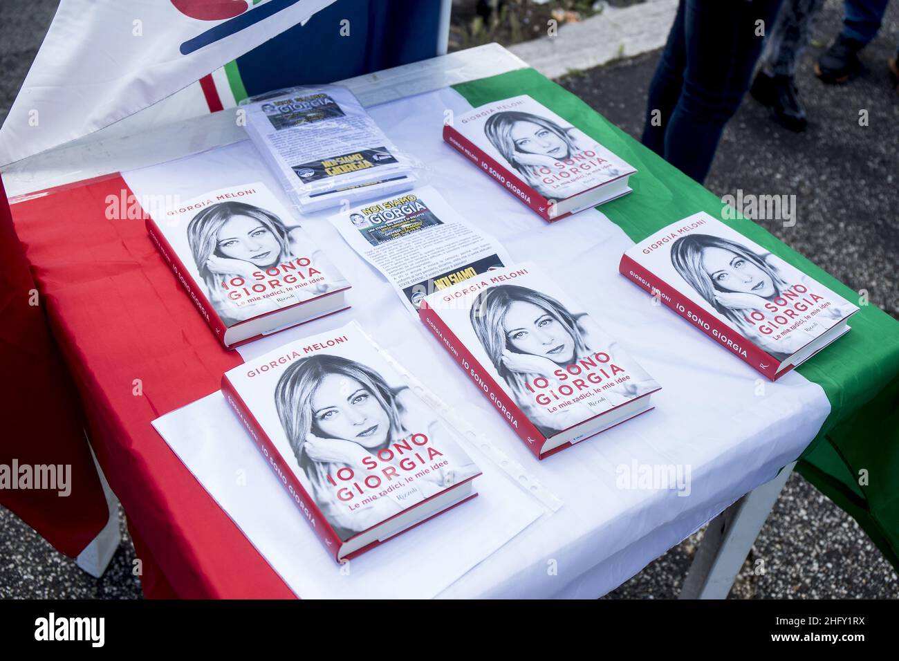 Io sono giorgia hi-res stock photography and images - Alamy