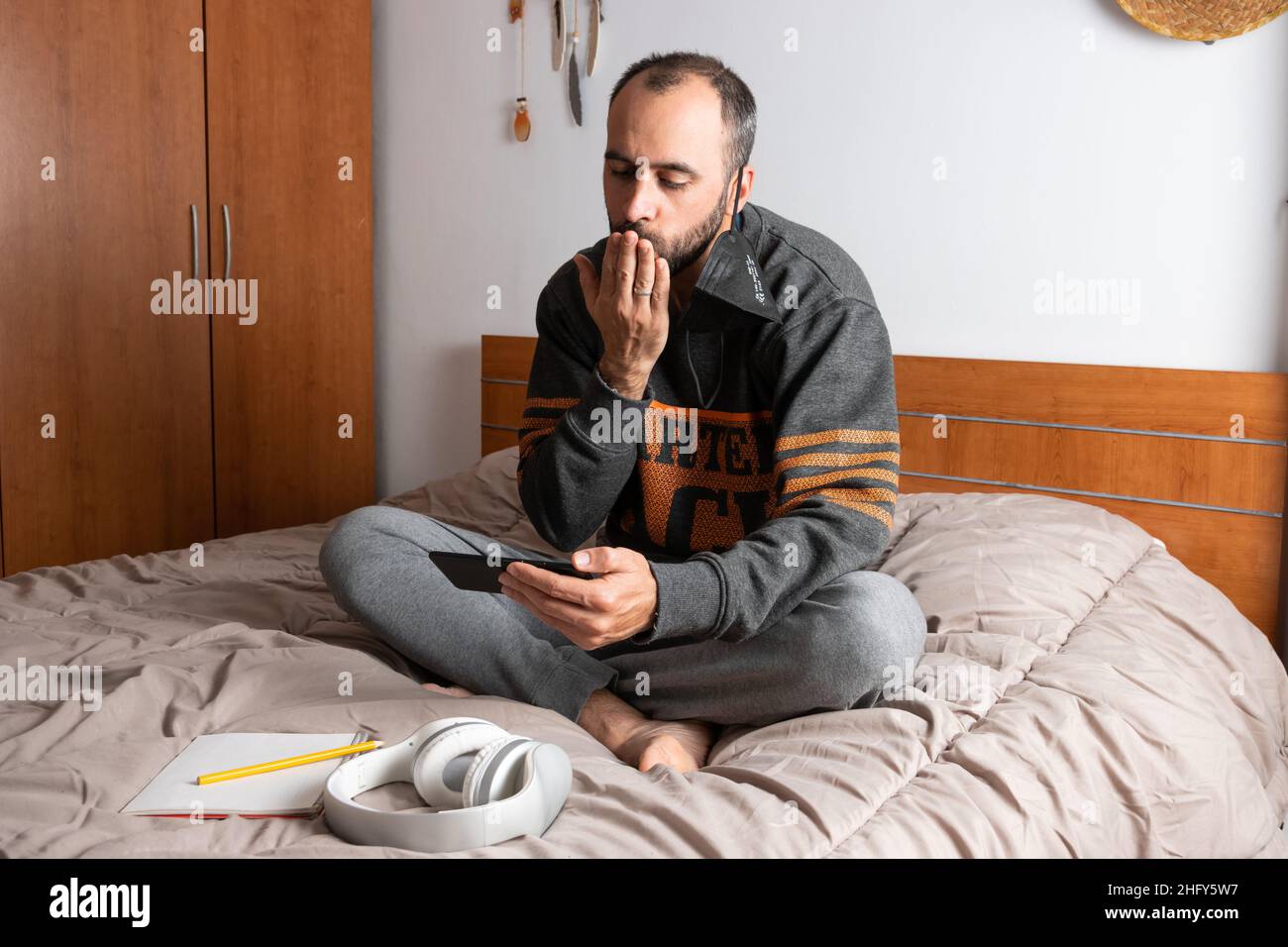 Confined bed hi-res stock photography and images - Alamy