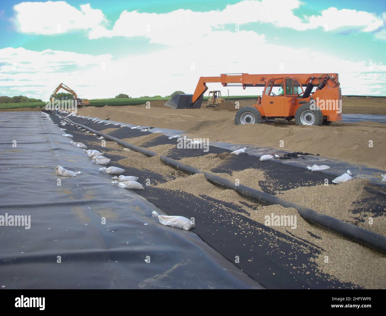 Installation of a leachate collection system under a new landfill with ...