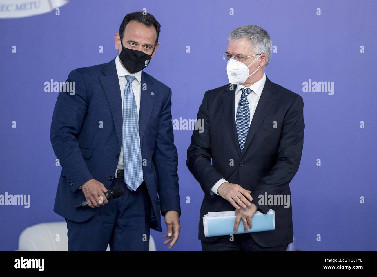 Importazione hi-res stock photography and images - Alamy