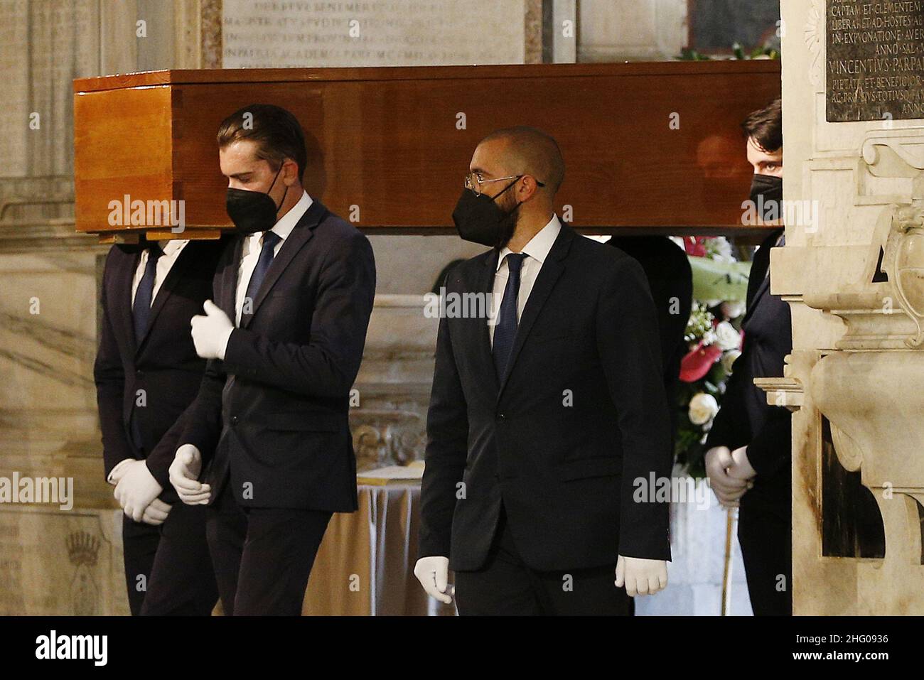 Raffaella carra 2021 hi-res stock photography and images - Alamy