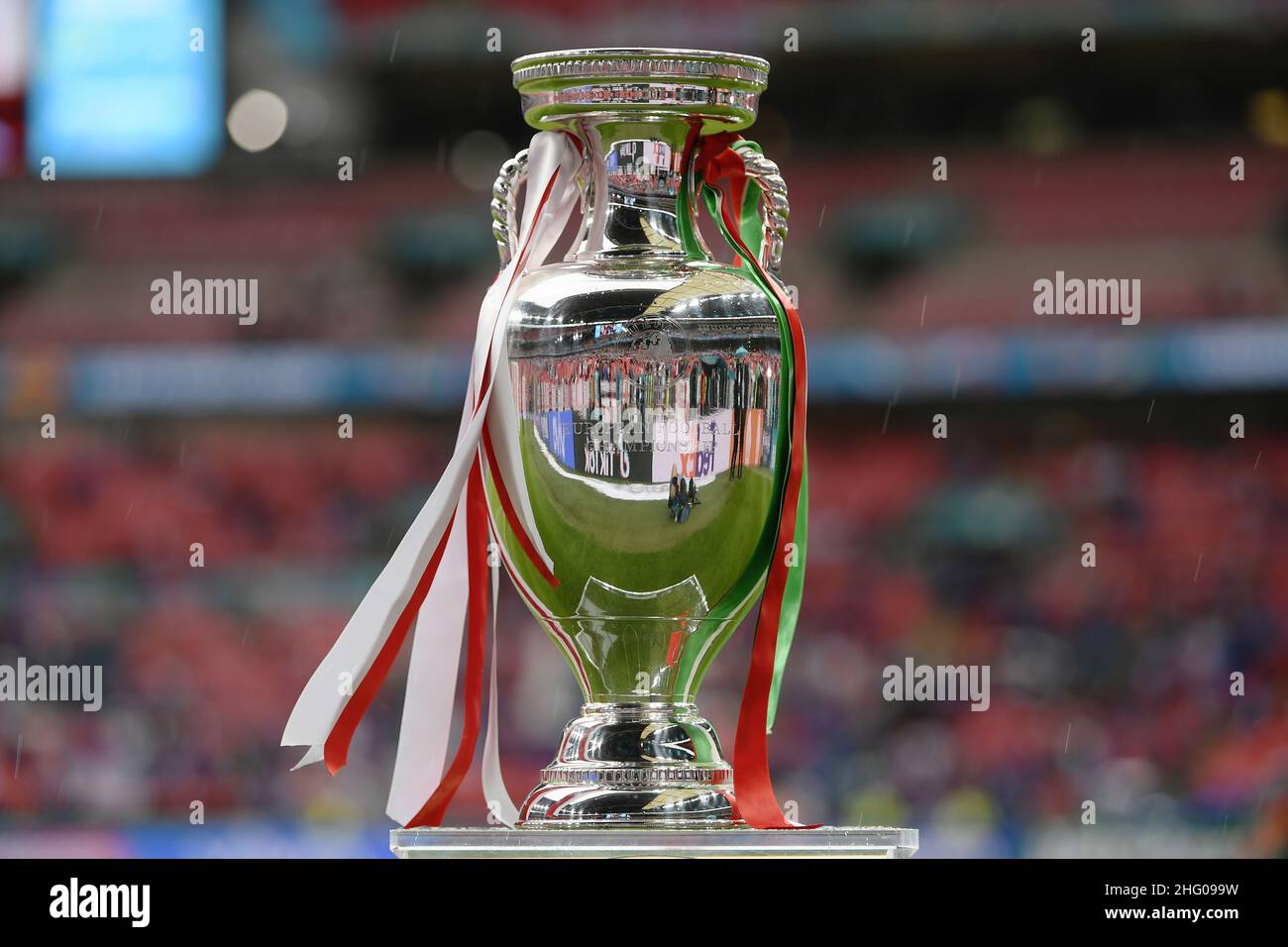 European championship trophy hi-res stock photography and images - Alamy