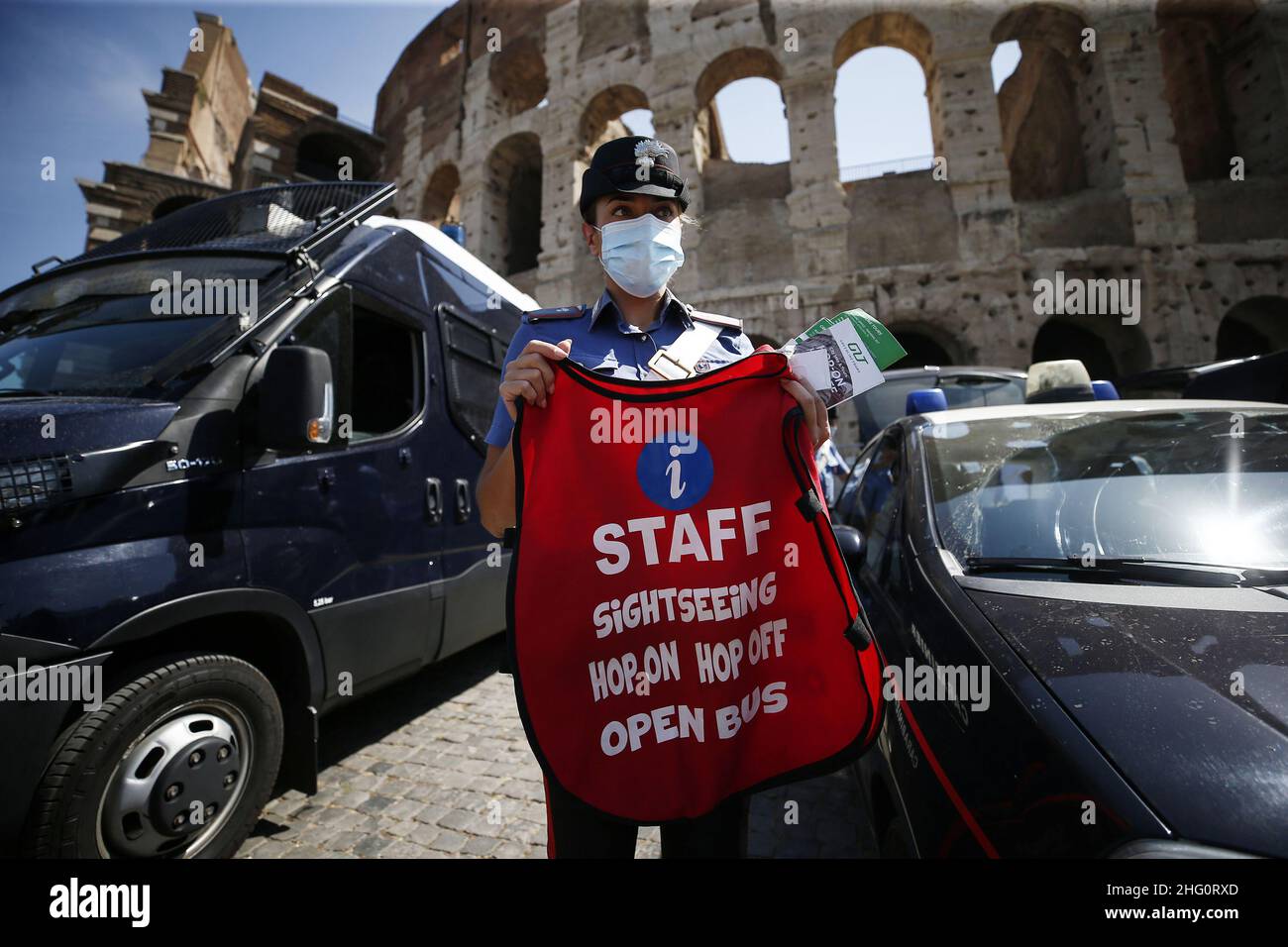 Il colosseo di roma hi-res stock photography and images - Alamy