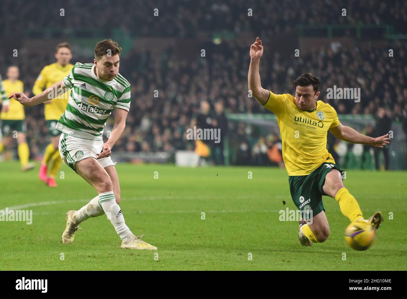 Lewis stevenson of hibernian hi-res stock photography and images - Alamy