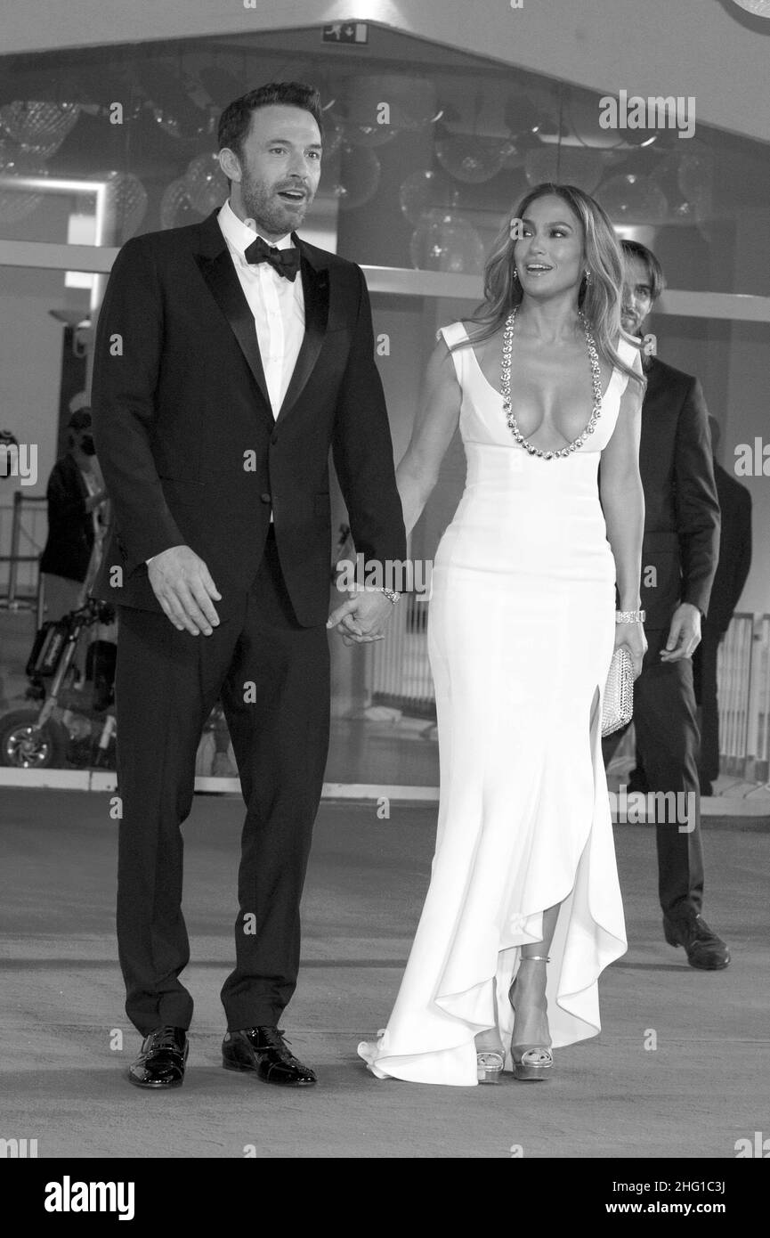 Ben affleck jennifer lopez red carpet Black and White Stock Photos ...
