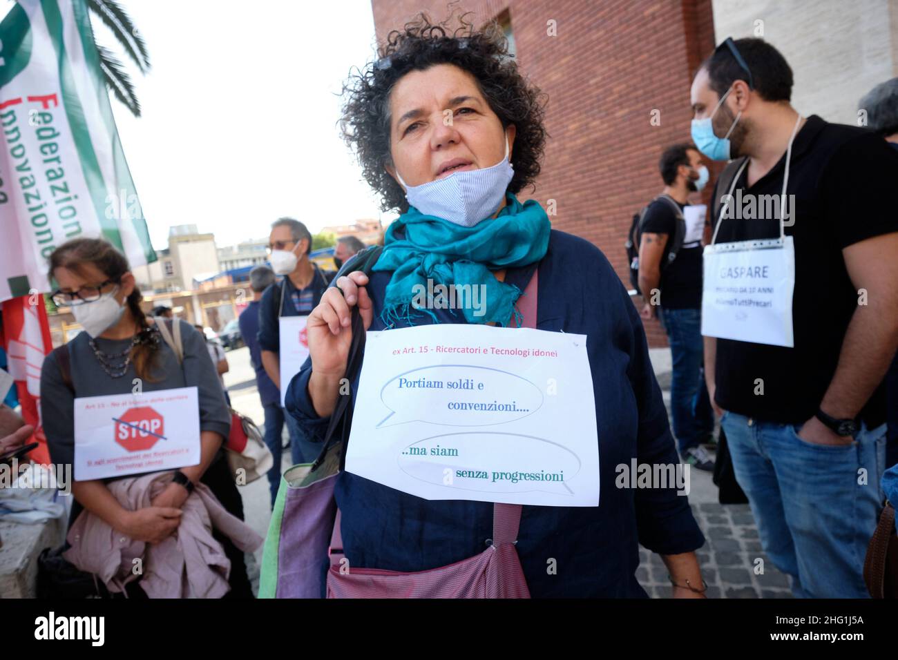 Precariato hi-res stock photography and images - Alamy