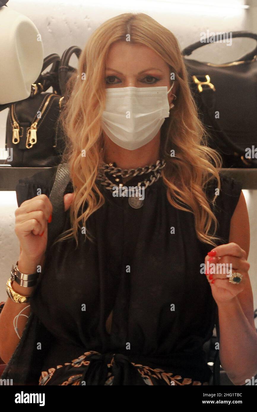 Milano Rita Rusic shopping nella boutique di Gio Moretti nel ...