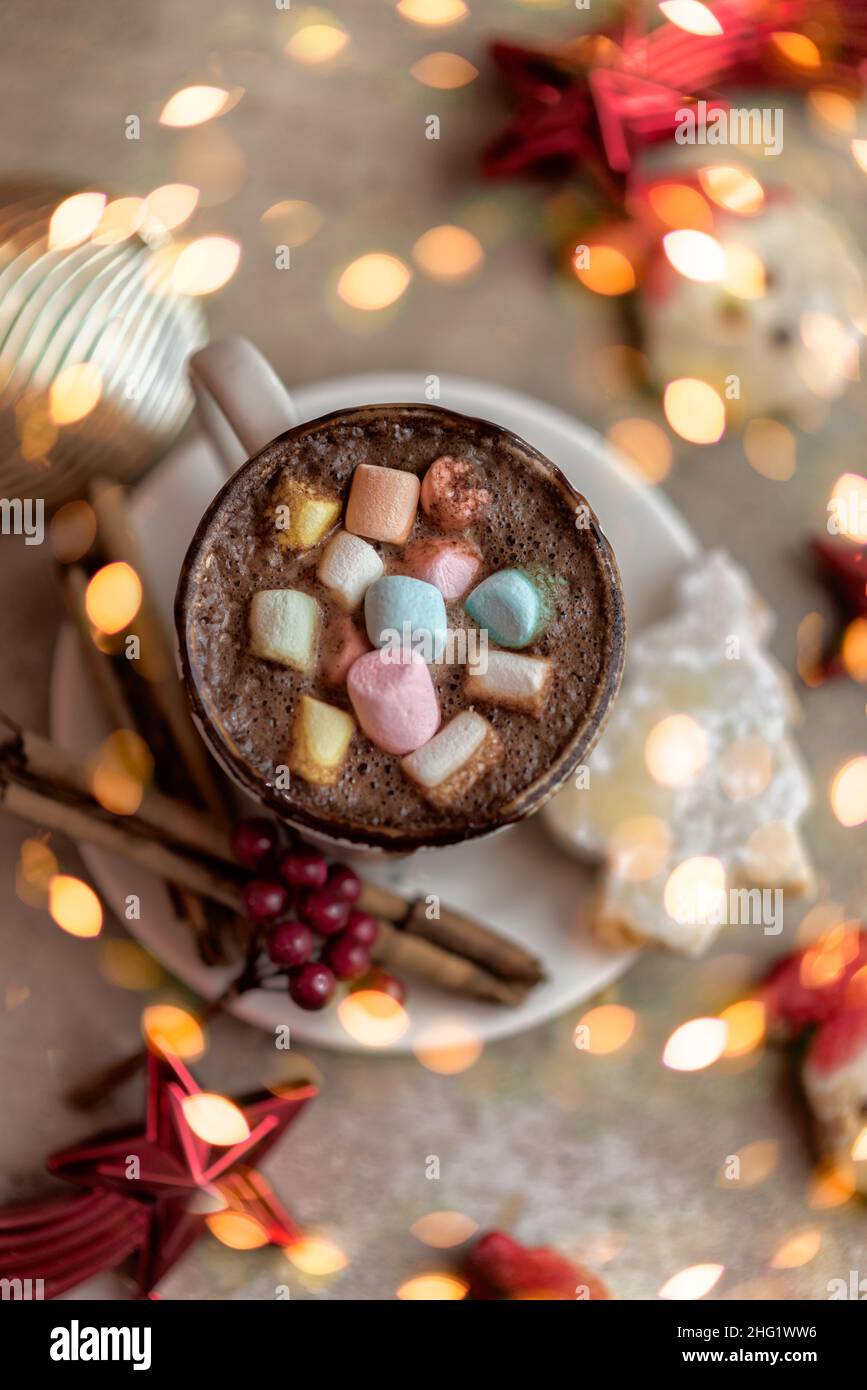Delicious hot chocolate cocoa with marshmallows in a white mug Stock ...