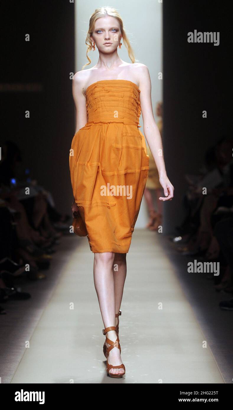 A model on the runway during the Bottega Veneta show during Milan ...