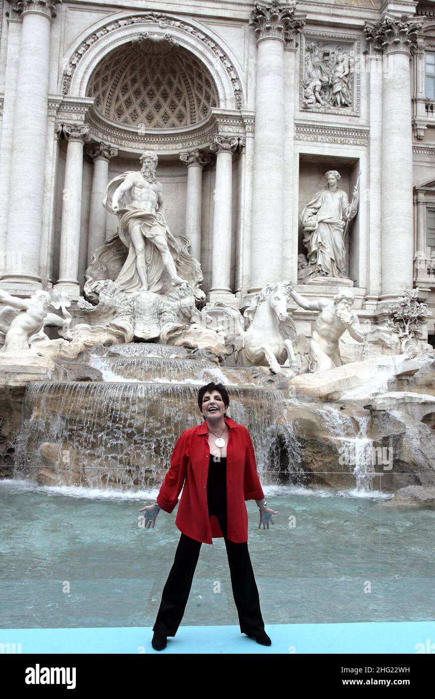 Liza Minnelli launches her live tour at the Trevi Fountain, Rome, Italy ...
