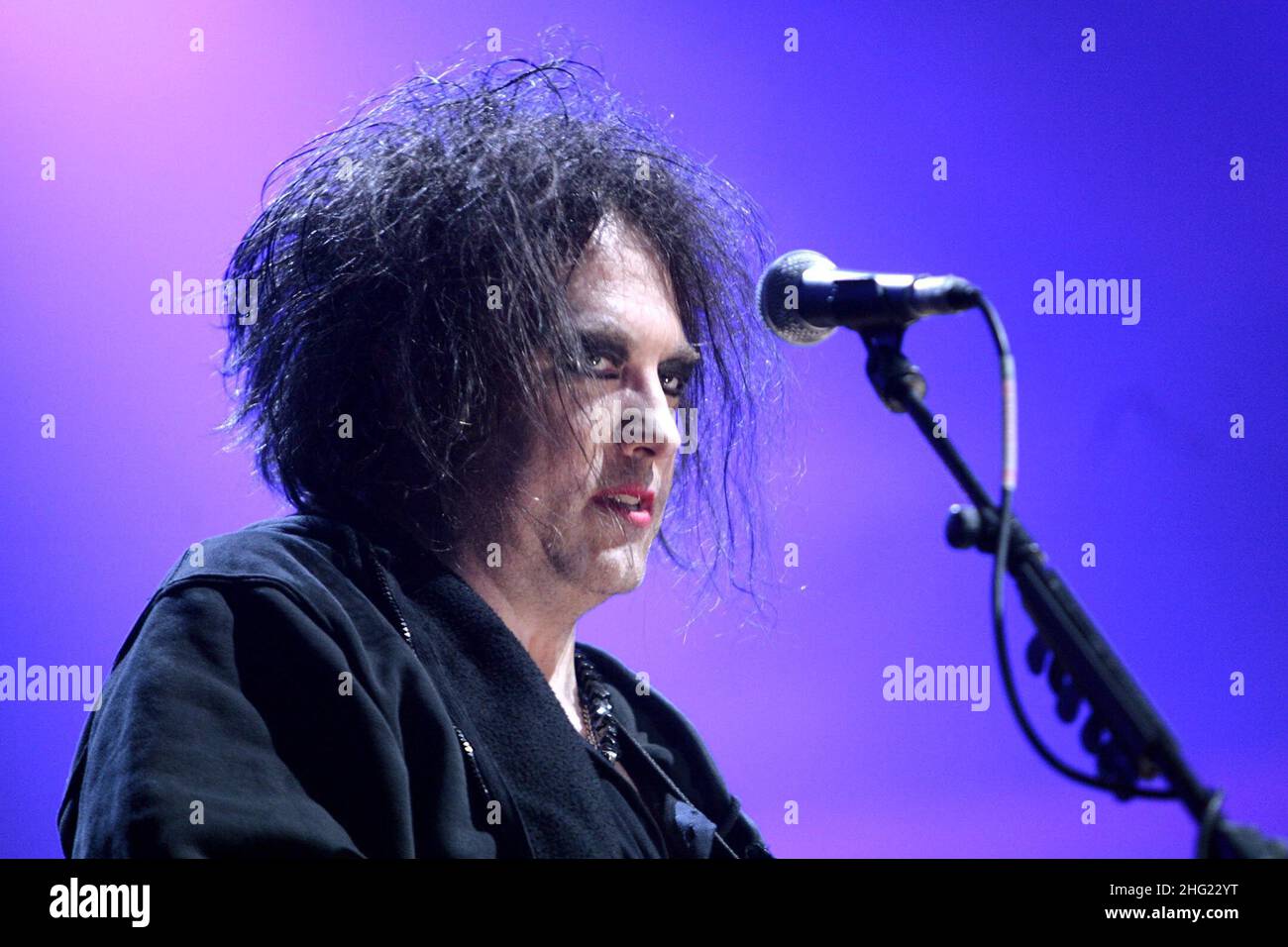 Robert Smith of The Cure performs on stage during the Coca Cola @ MTV ...