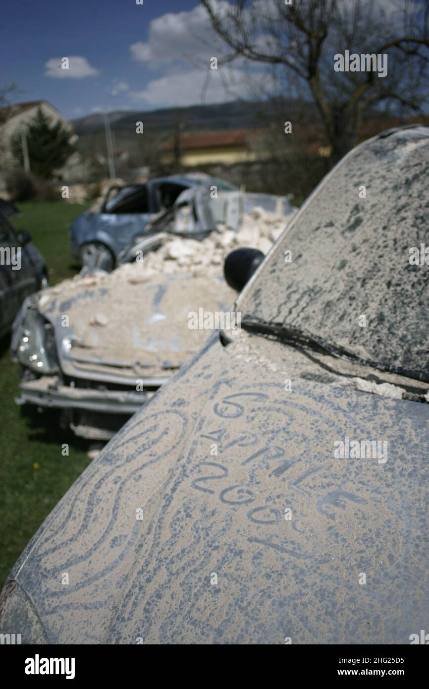 Dust covered cars hi-res stock photography and images - Alamy