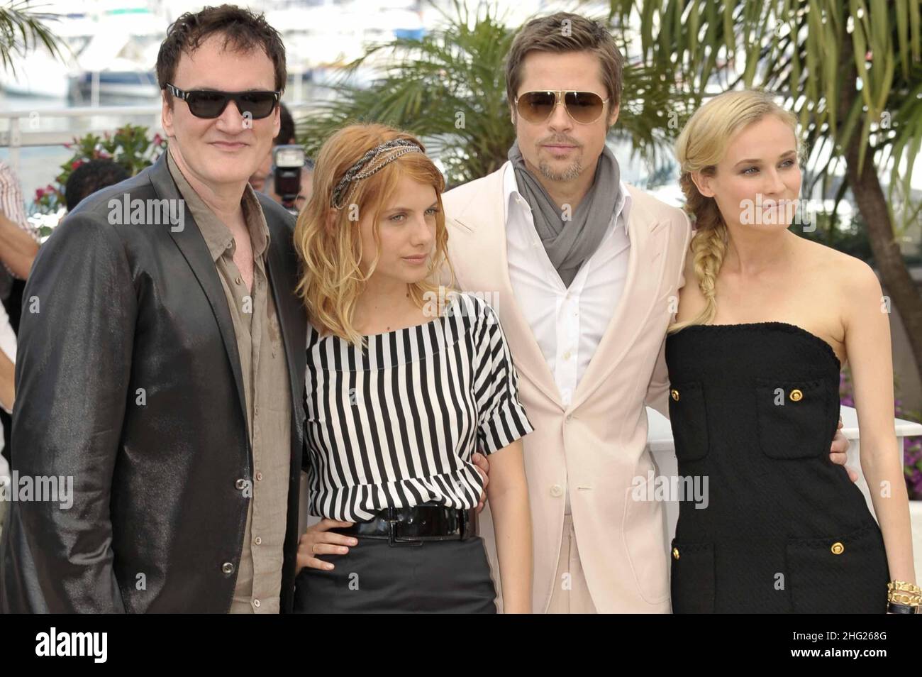 Quentin Tarantino, Melanie Laurent, Brad Pitt and Diane Kruger at the photocall for 'Inglourious ...
