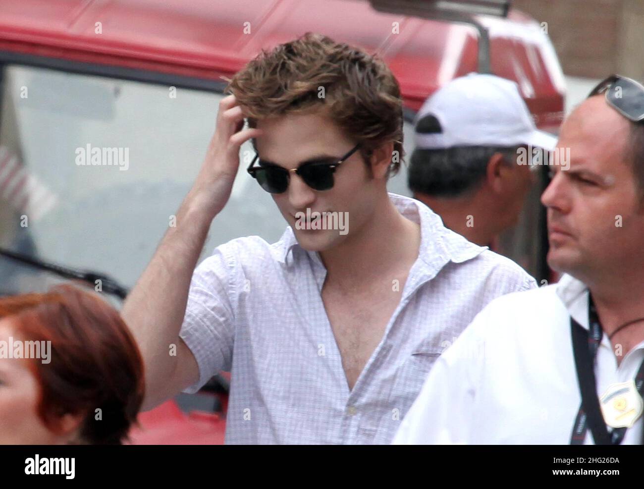 Robert Pattinson on the set of 'The Twilight Saga: New Moon' in ...